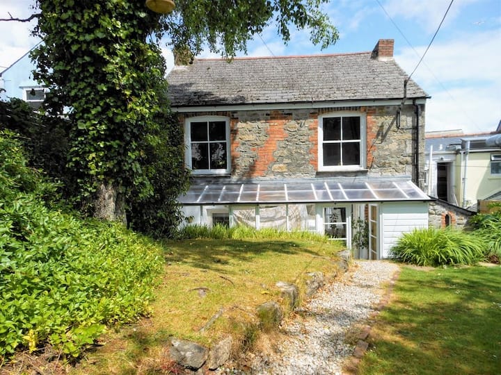 Lovely Cottage With Private Garden - Falmouth
