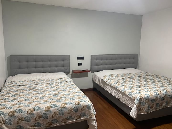 Alquiler De Casa 6 Personas *Paseo Del Río - Cuenca