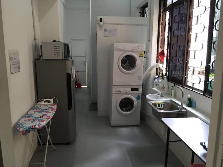Lavender Queenbed Rm2: 5m Walk Mrt - Singapore