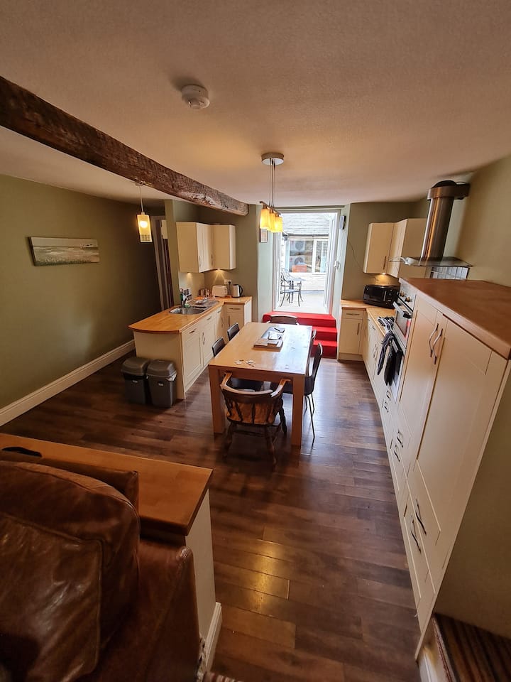 Central Settle Large Apartment - Settle