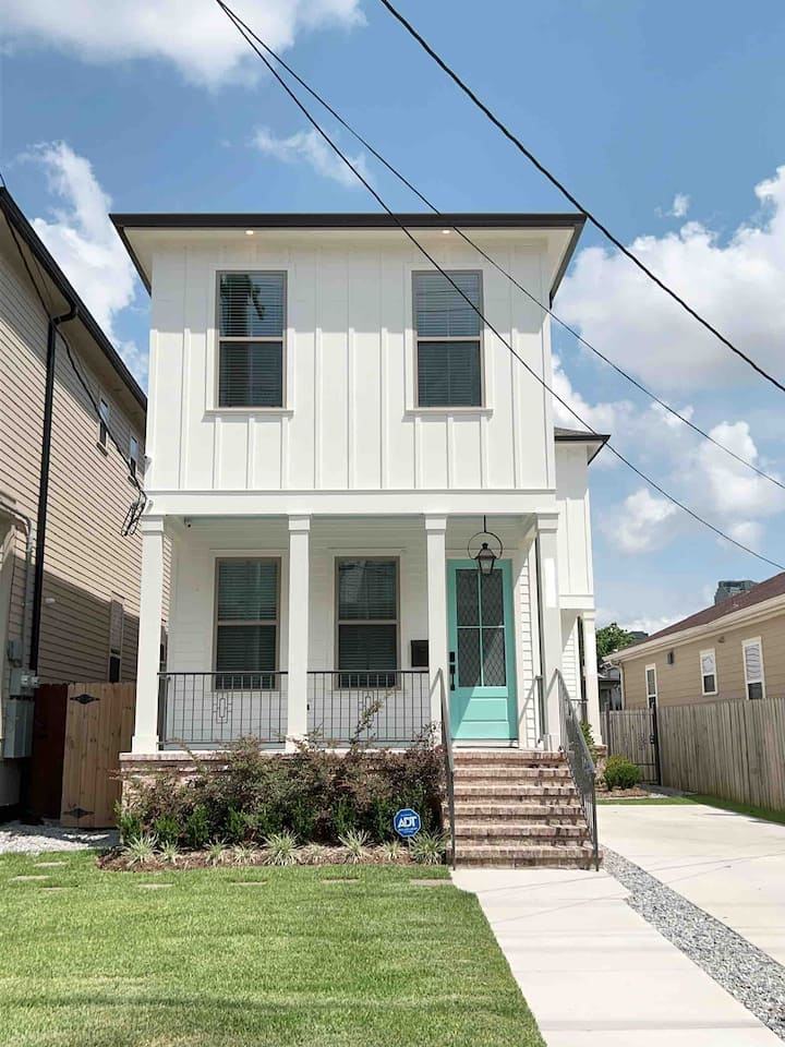 Walk To French Quarter From Modern Home - New Orleans, LA