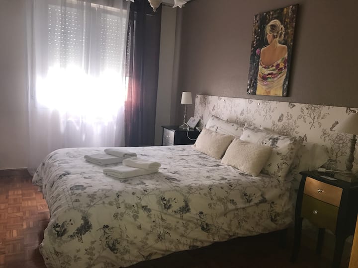 Alojamientos Olga, Apartamento Completo 6 Plazas. - Pamplona, España