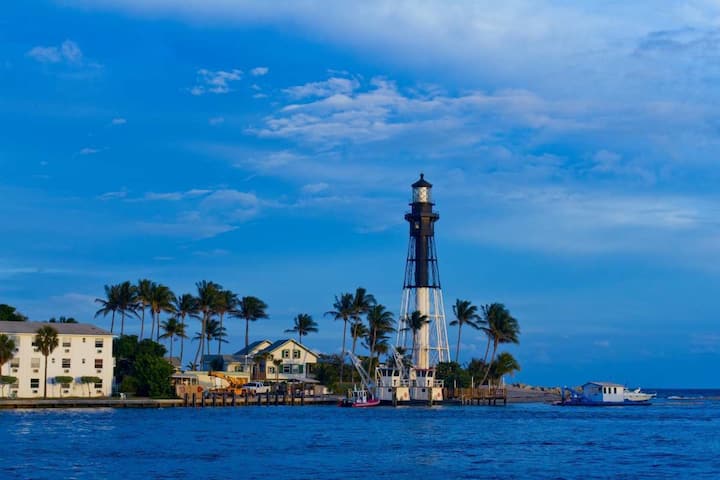 Everything You Need! Under 1 Mile Beach/bars! - Pompano Beach, FL