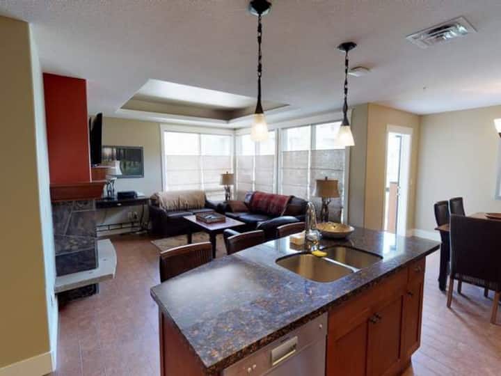 Beautiful 3 Bedroom With A View! - Canmore