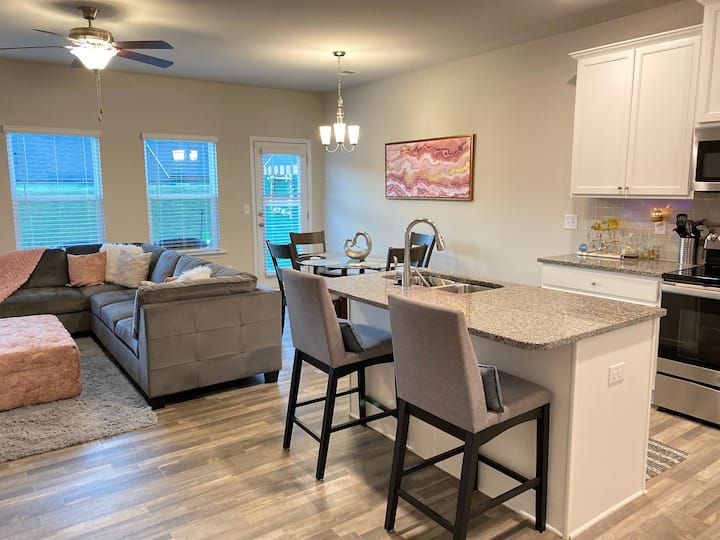 New Townhouse 15 Mins From The Airport ❤️** - Union City, GA