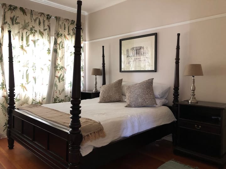 Bo’s Bliss, A Spacious Two Bedroom Apartment - Worcester