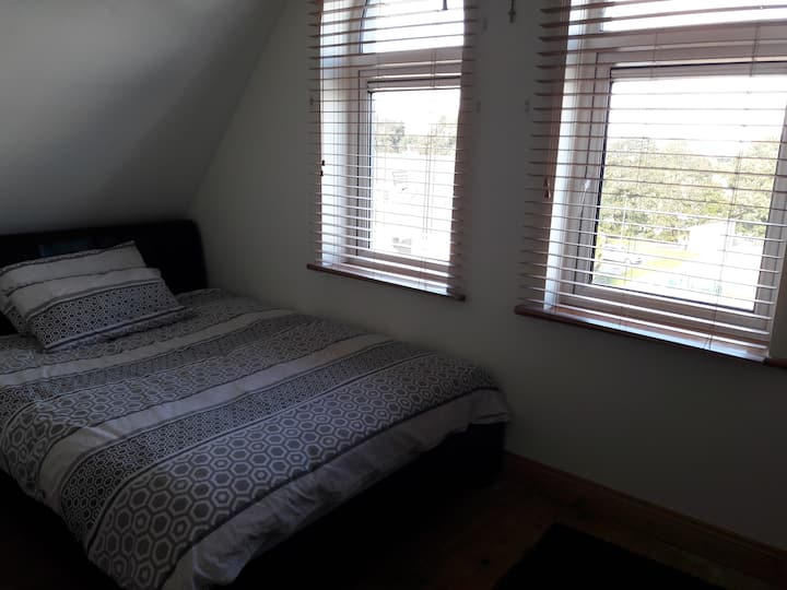 Single Room Rochestown 3 - Cork
