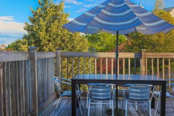 Rustic Cottage With Spectacular Beach Views - Wellfleet, MA