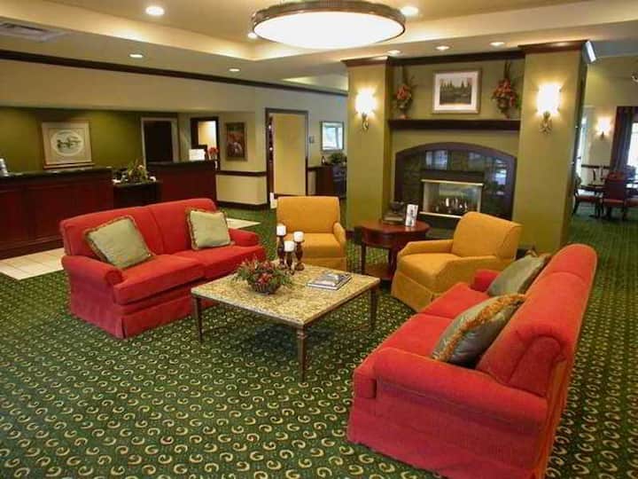Historic Studio Double Bed Non Smoking At Birmingham - Birmingham, AL