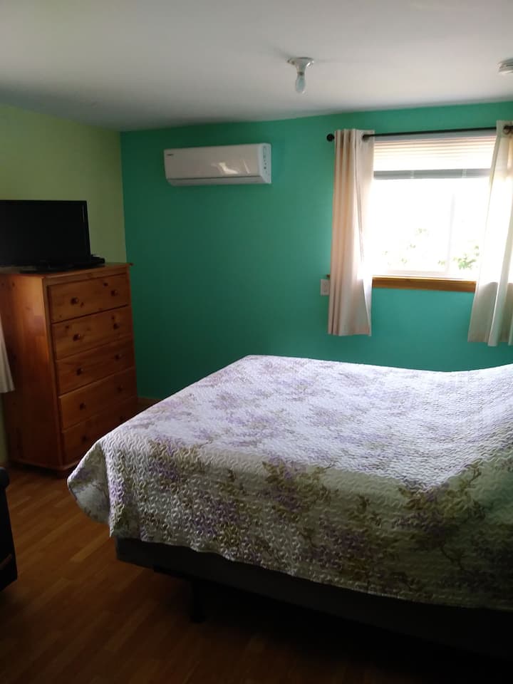 The Bay View
Bunk Room - Ingonish Beach, NS
