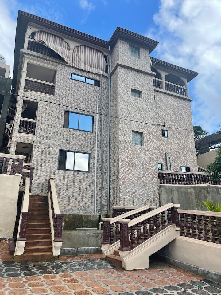 3 Bedroom Apartment To Let In Freetown.24hrs Light - Freetown