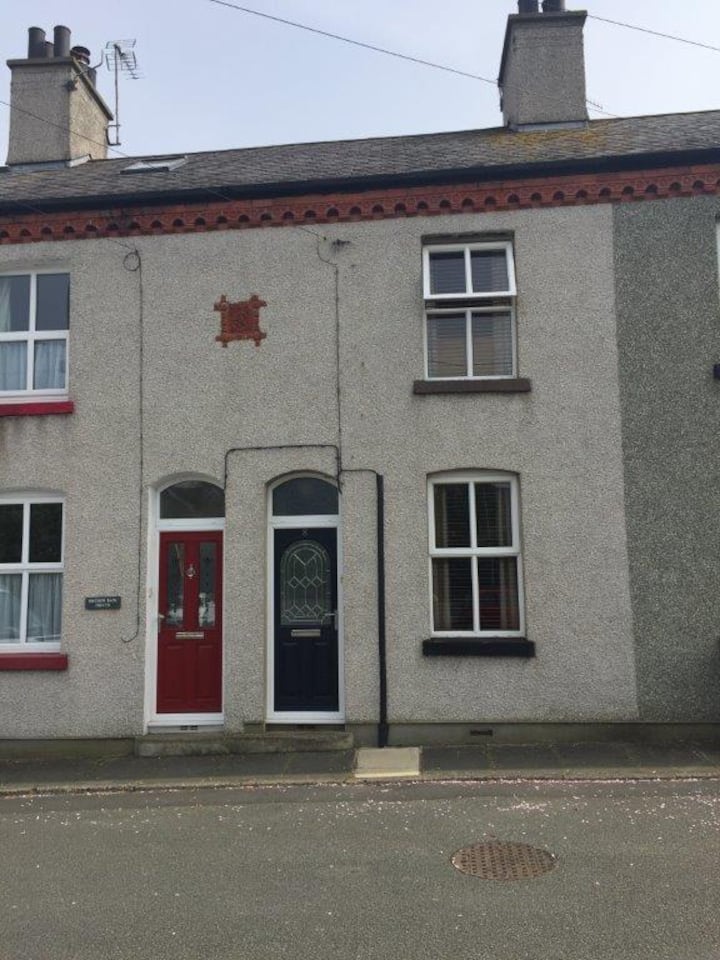 Cosy Self Catering Accommodation In Cemaes Bay - Anglesey