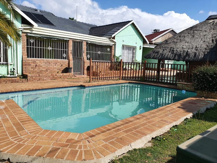 Neat Folly House Short Distance To Gold Reef City - Johannesburg&nbsp;South