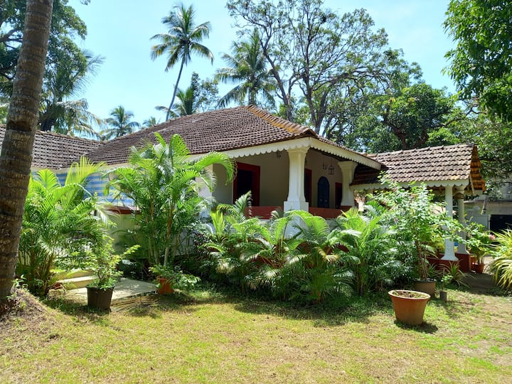 Goan Portuguese Heritage Villa At Arambol - Goa