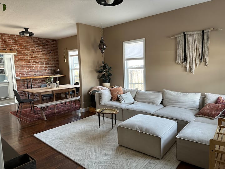 Lovely 3 Bedroom Home On Liberty Park & 9th & 9th! - Salt Lake City, UT