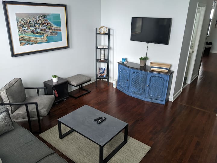 The Palmer Street Flat- Logan Square - Chicago, IL