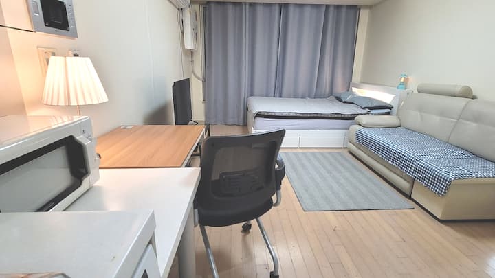Cozy Breezy(1min Subway Line2. Yeoksam St.) - Seoul