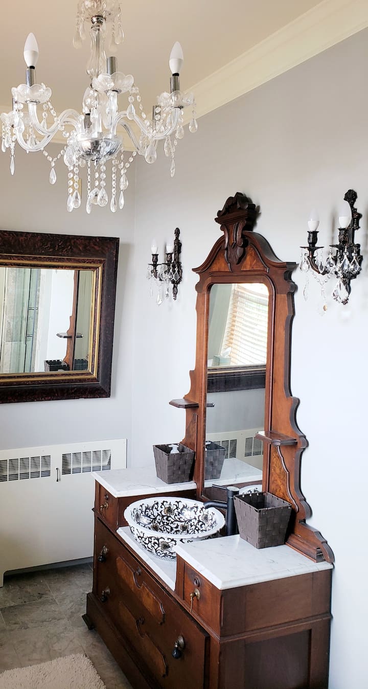 Penthouse Suite Laundry, Spa Shower, Patio,kitchen - Pennsylvania