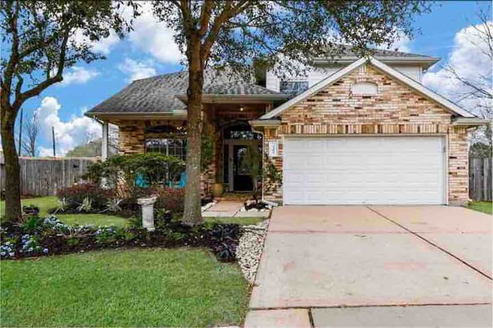 Peaceful Texas Home - Pearland, TX