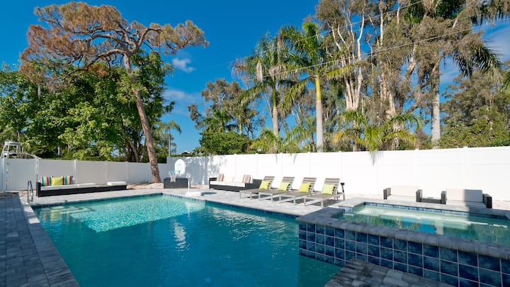 Newly Remodeled Palma Sola Bay Getaway!
