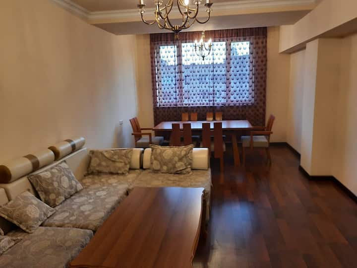 Big 3 Room Apt Near Boulevard Park On 11th Floor - エレバン