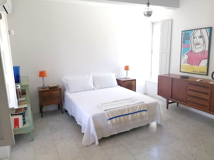 Stylish Suite In Traditional Maltese House - Malta
