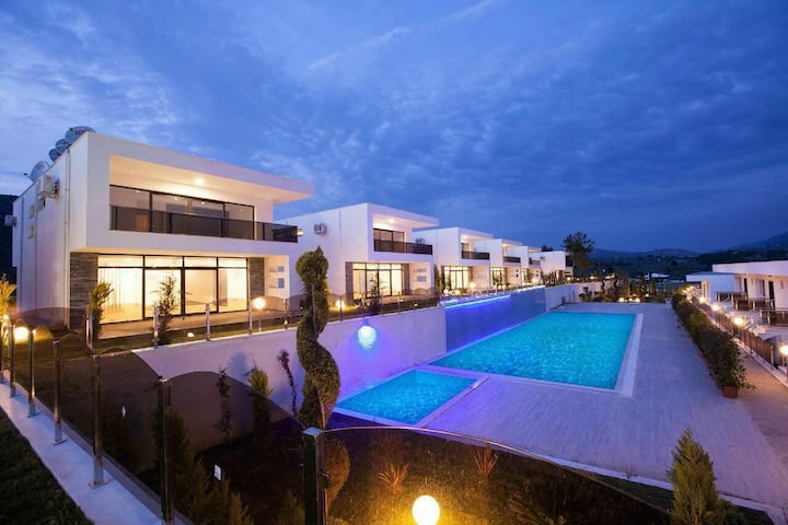 Müstakil Bahçeli Lüks Villa - Aydın