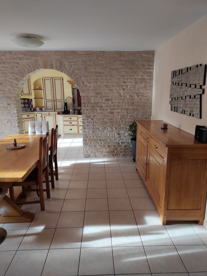 Grand Appartement Avec Tout Confort Au Rdc - Lagnieu