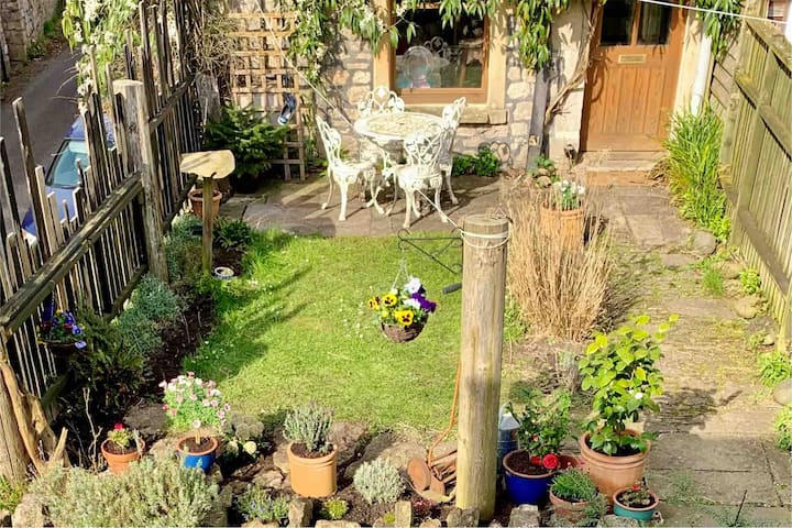 Charming 2 Bed Cottage Near Glastonbury Festival - Shepton Mallet