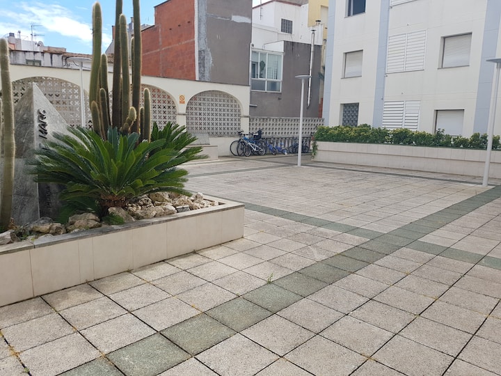 Palamos: Vivienda Familiar Con Patio Palamós - Palafrugell