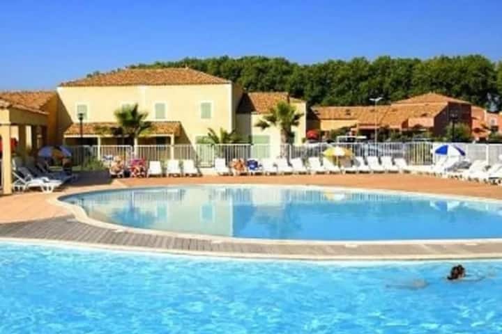 Petite Maison Dans Résidence Avec Piscine - France