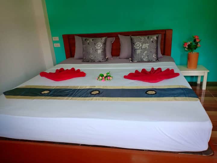 Baan Haneen3  Fan Room - Koh Lanta