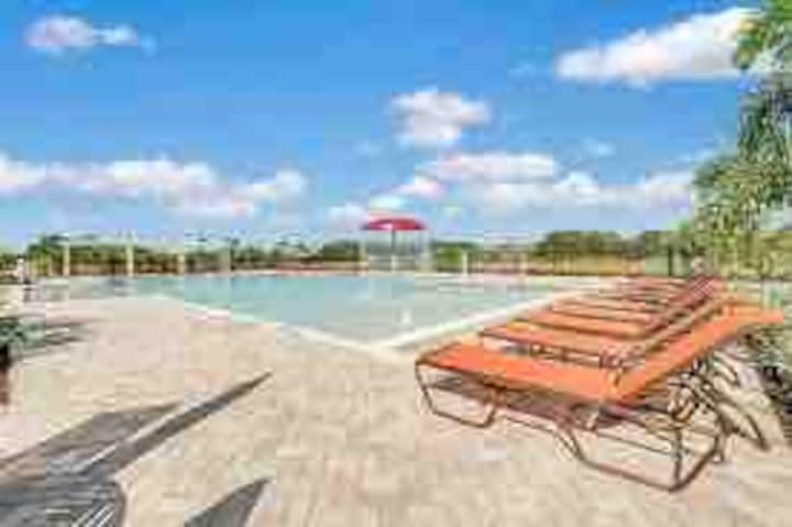 Home In Davenport 30 Min From Parks /Sleeps 10 Ppl - Davenport, FL