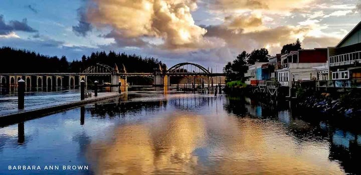 Coastal Wildlife Room W/* Private Full Bath* - Florence, OR