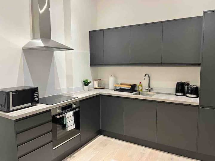 Modern Scandinavia 2bed Sutton - Kingston upon Thames