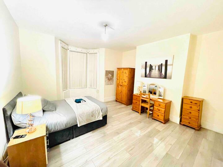 Spacious 2 Bedroom Apt Newcastle Upon Tyne - Newcastle Airport (NCL)