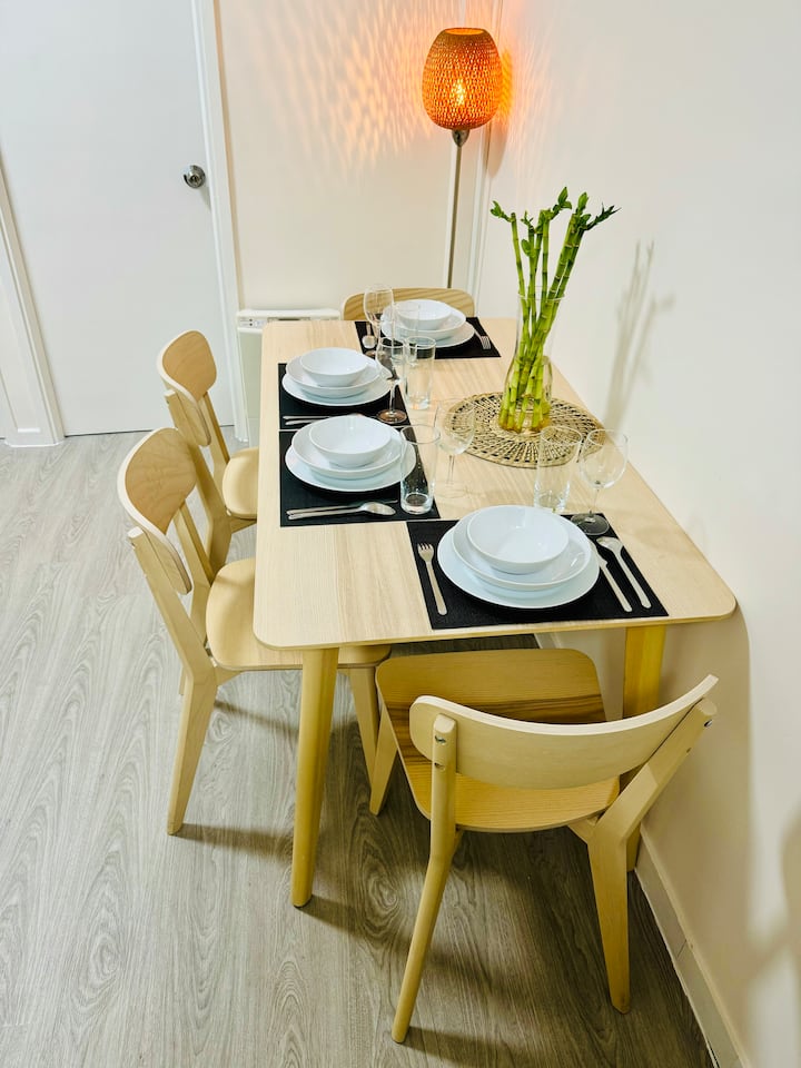 Cozy Coliving In Hku- Room B - Sheung Wan