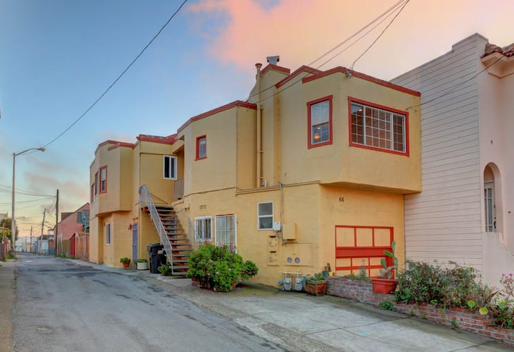 Bay Area Upper Unit 4/2.5_ 1 Parking-lt Rental - Daly City, CA