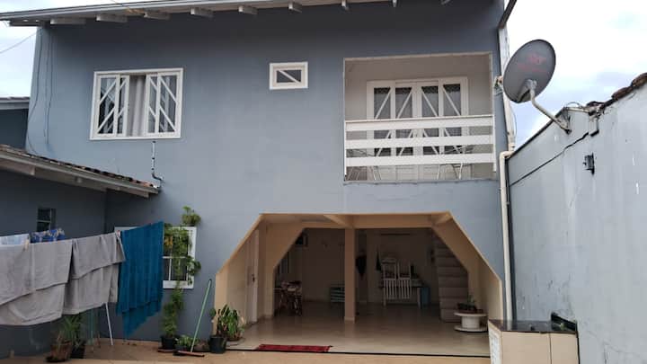 Confortável Apto De 2 Quartos, Com Ar E Garagem - Joinville