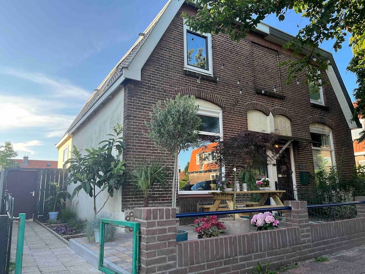 Characteristic House With Garden Near Amsterdam - Naarden