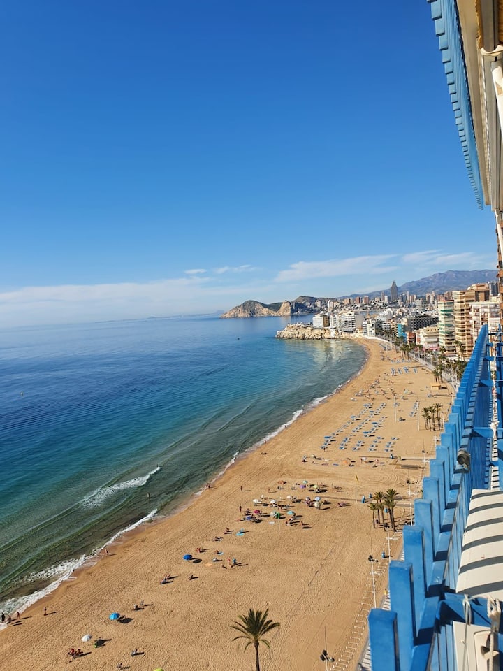 Las Palmeras Primera Línea Playa - Benidorm