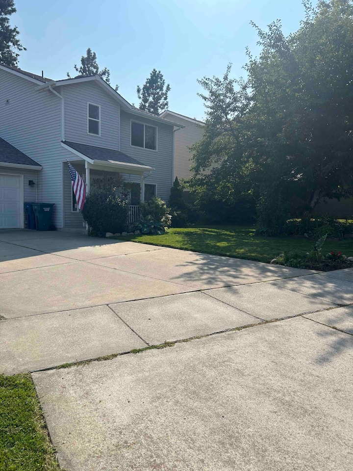 3 Bedroom 2.5 Bath Urban Farm - Coeur d'Alene, ID