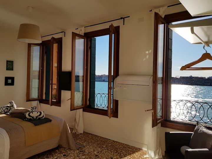Sumptuous Suite With Canal Views! - Venice