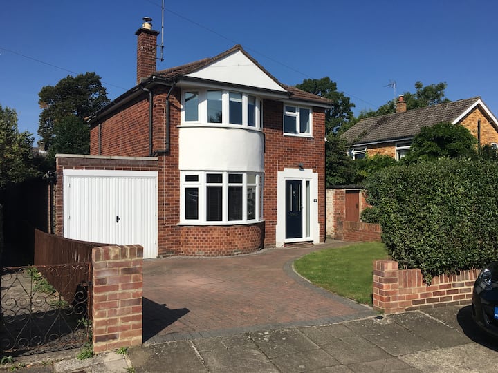 Within Walking Distance To Cheltenham Town Centre - Cheltenham