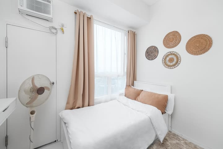 Cozy 1-Bedroom unit overlooking city centre - Apartments for Rent in ...