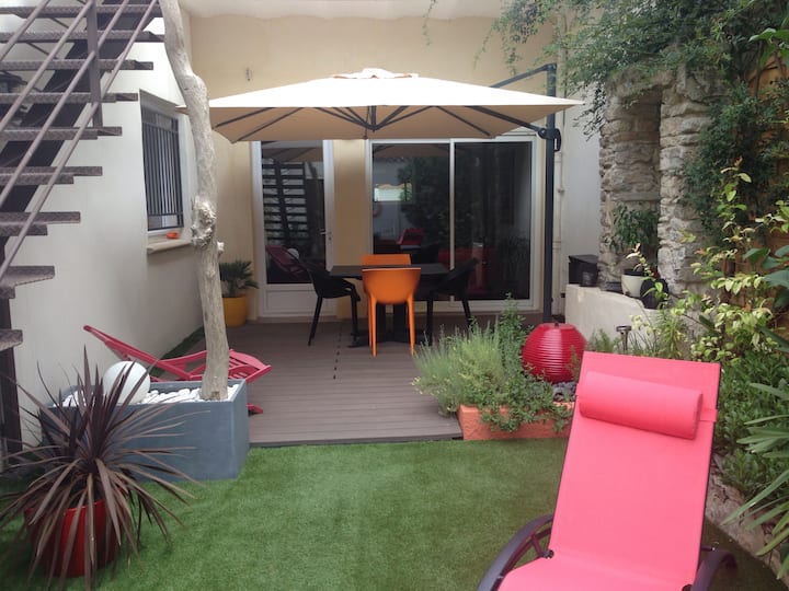 Maison, Joli Extérieur, Au Cœur De Nîmes - Nîmes