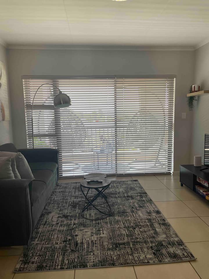 Modern,warm And Cozy One Bedroom Apartment - Randburg