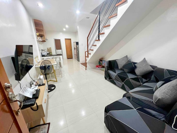 3br Townhouse In Sampaloc Manila Near Ust Manila - Manila