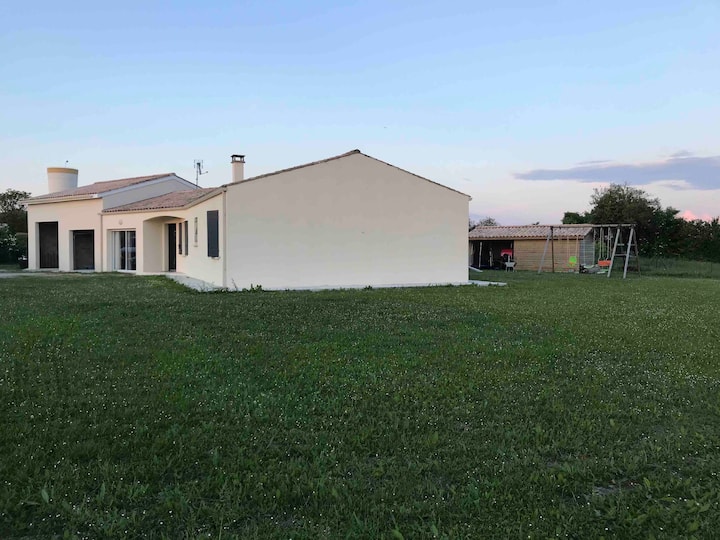 Petit Village Sympathique En Charente Maritime - Saintes