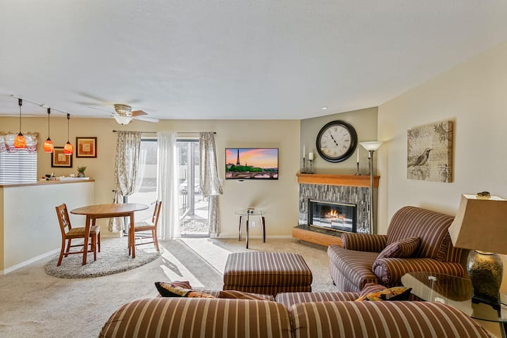 Coveted Dtc Apartment! Free Parking & Fast Wifi! - Aurora, CO